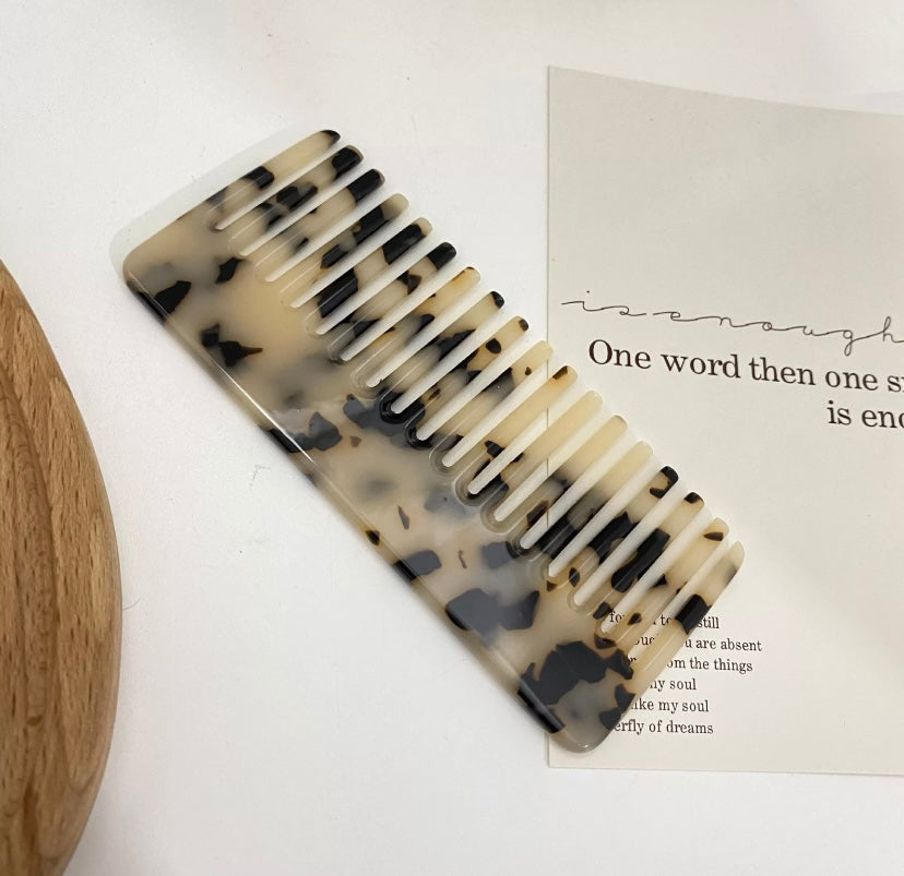 Medium Tamed Comb – Minimal Lady Jewels